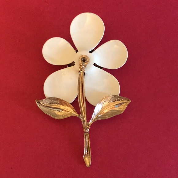 Sarah Coventry | Jewelry | Vintage Sarah Coventry Flower Brooch | Poshmark